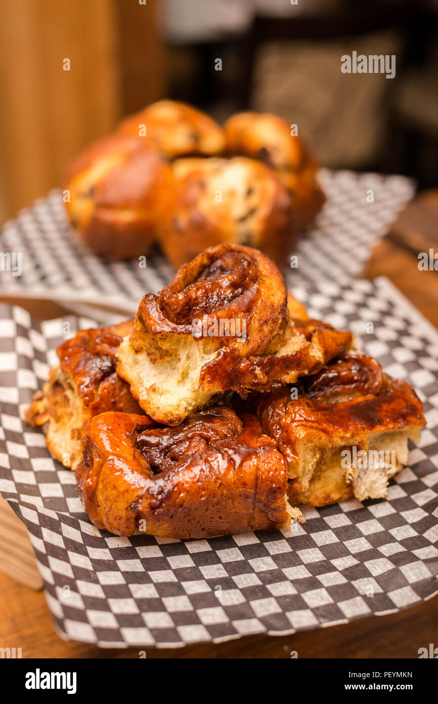 Cinnamon buns hi-res stock photography and images - Alamy