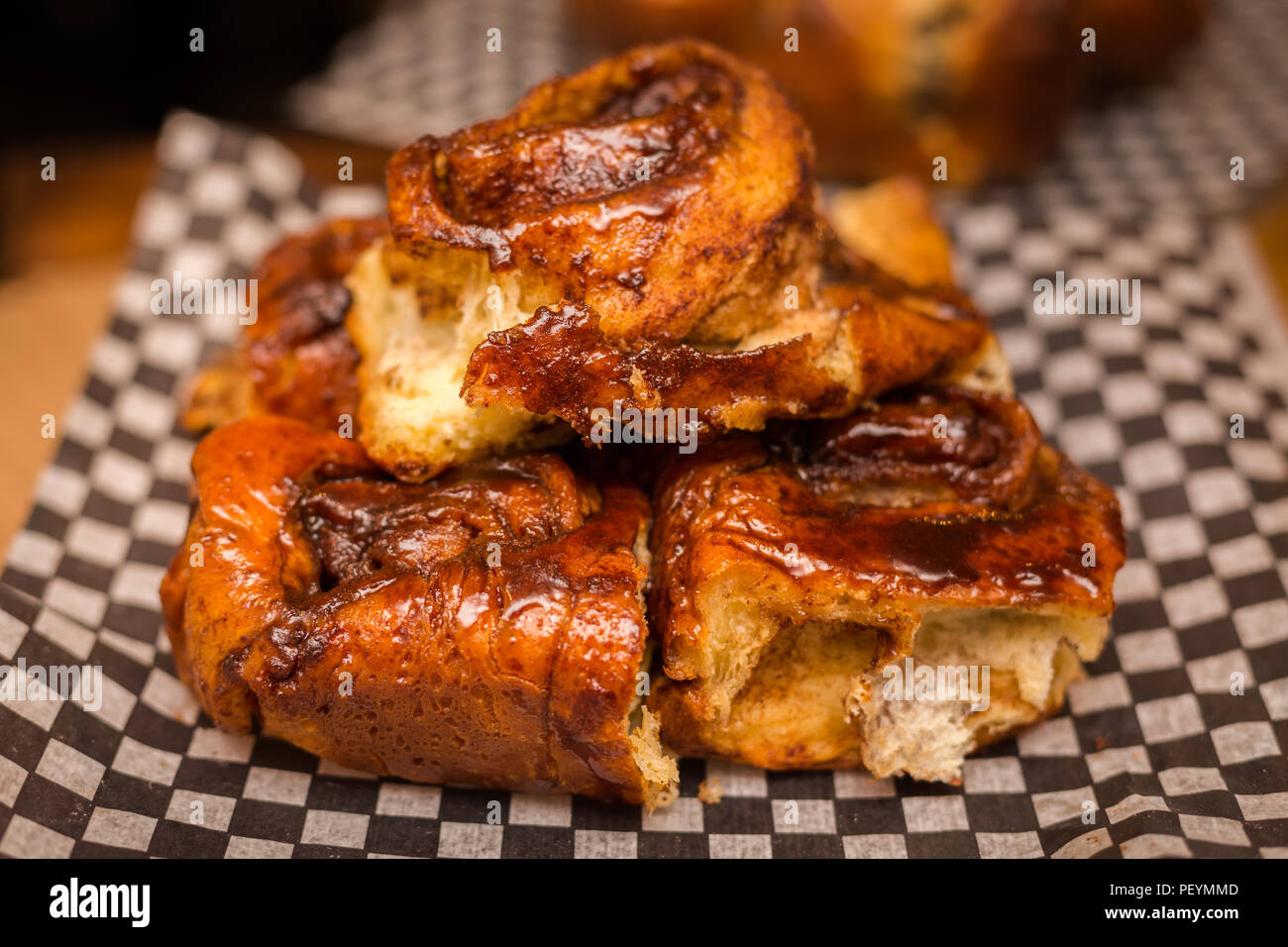 Cinnamon bun hi-res stock photography and images - Alamy