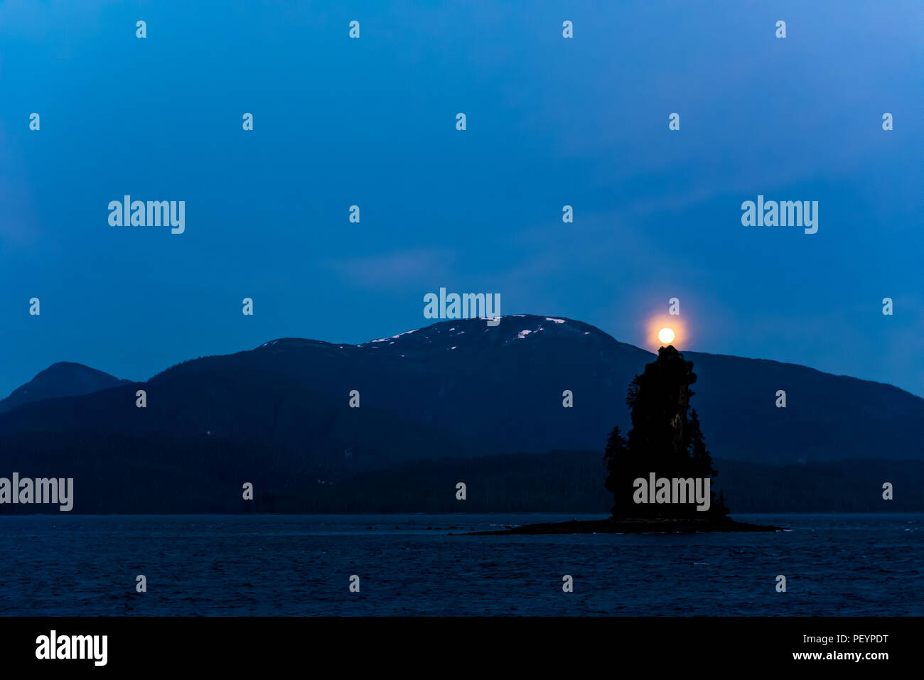 Moonrise southeast alaska hi-res stock photography and images - Alamy