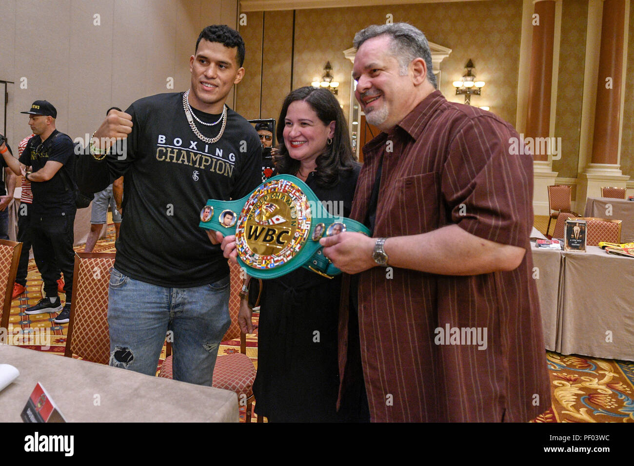 David benavidez hi-res stock photography and images - Alamy