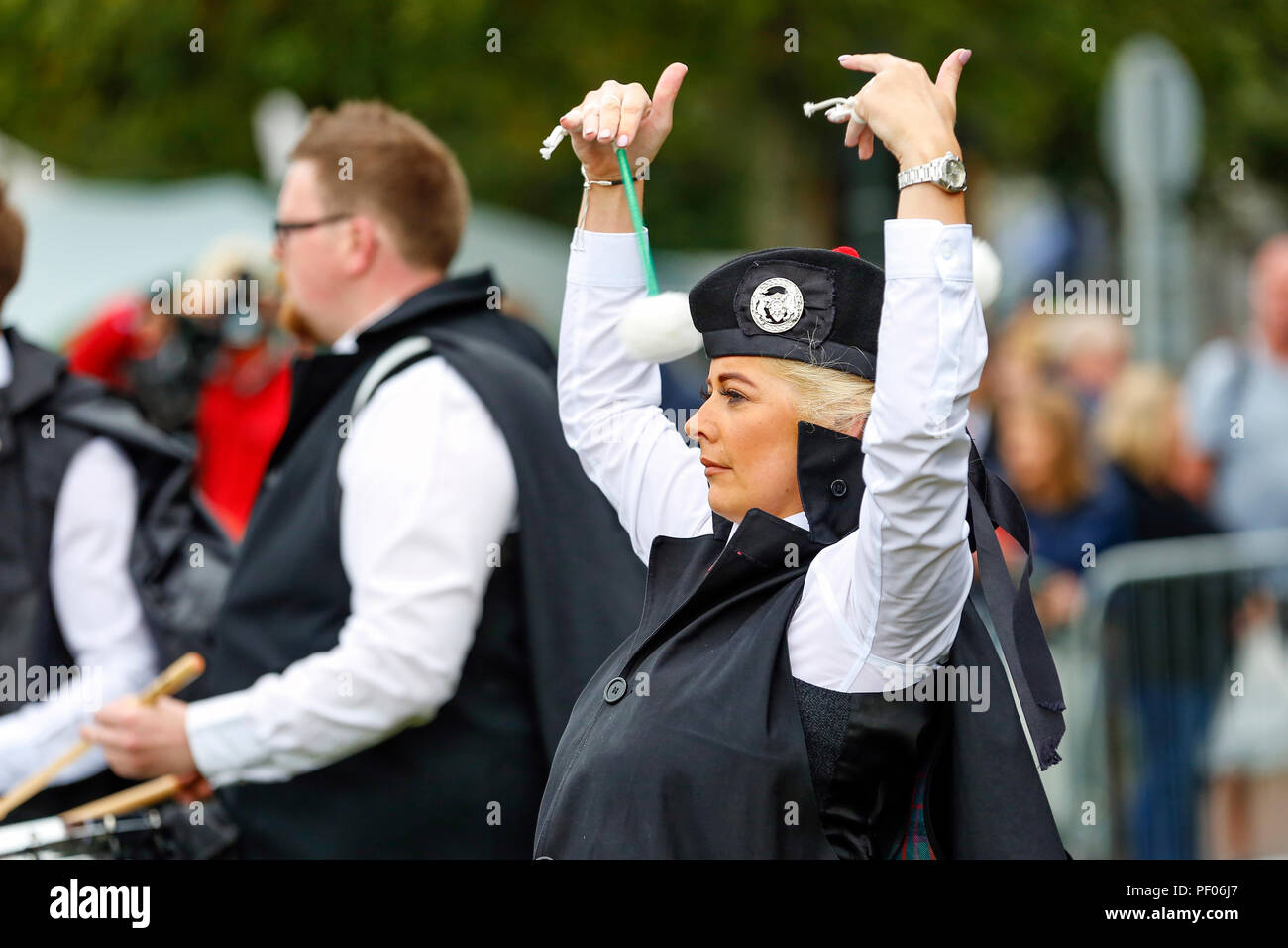 Woman in bagpipe band hi-res stock photography and images - Alamy