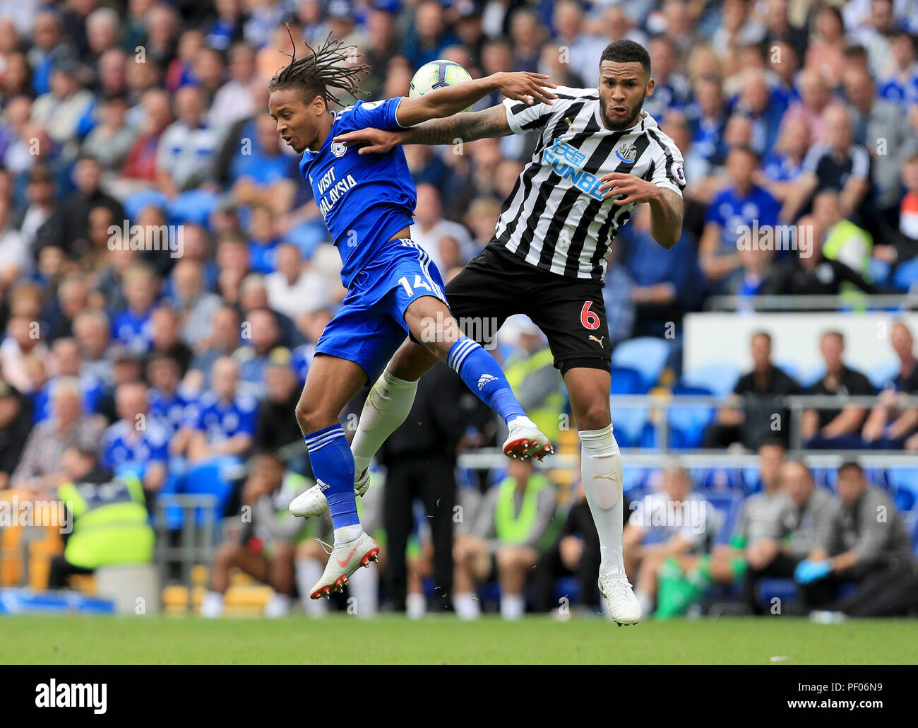 Mid air clash hi-res stock photography and images - Alamy