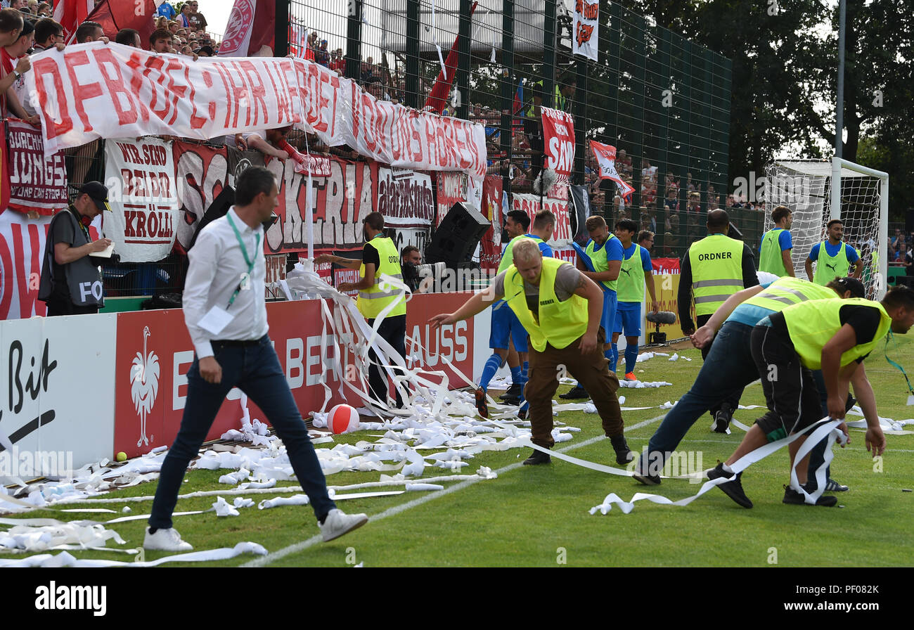 Throwing toilet paper hi-res stock photography and images - Alamy