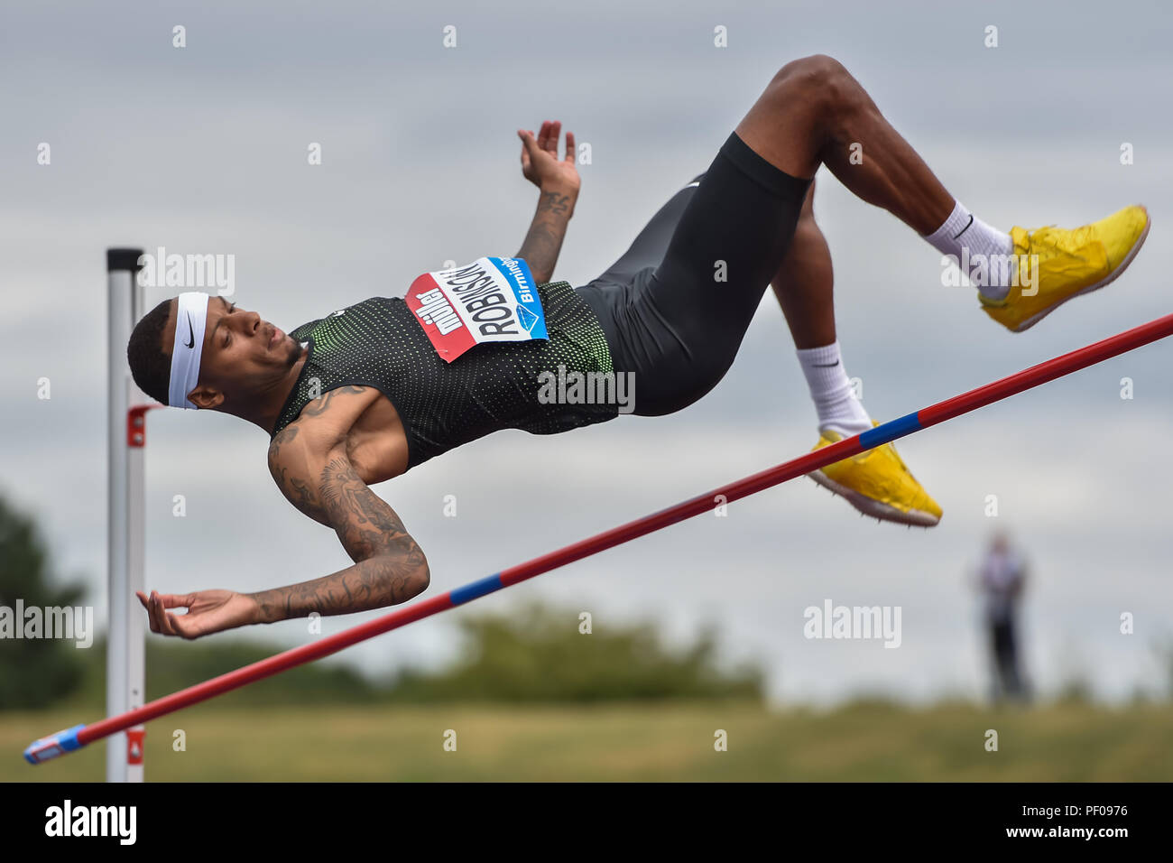 Mens high jump hi-res stock photography and images - Alamy