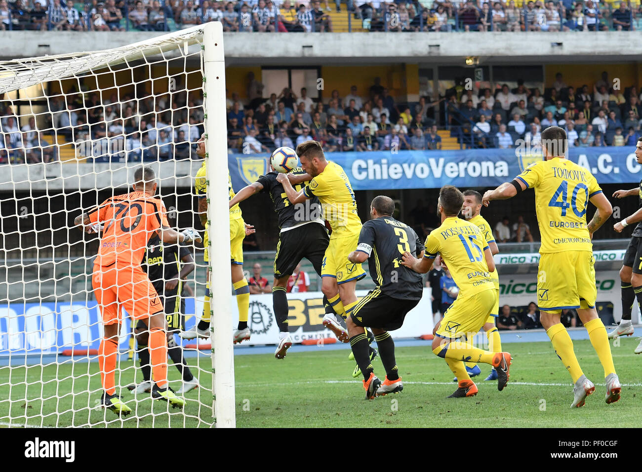 2 2 goal hi-res stock photography and images - Alamy