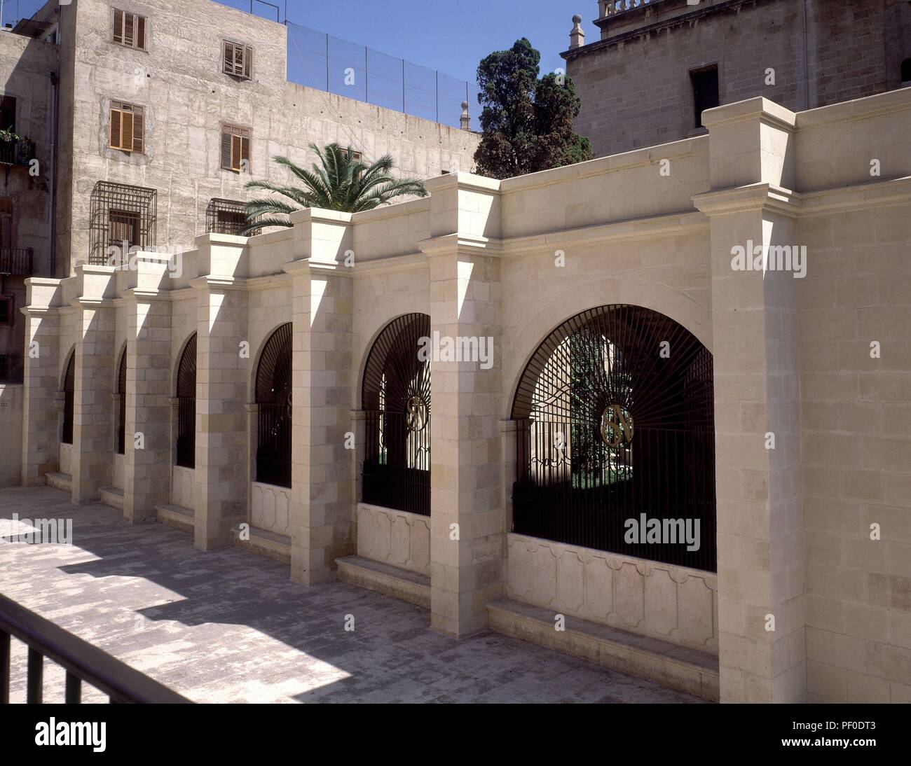 PLAZA Y CLAUSTRO DE SAN NICOLAS. Location: COLEGIATA DE SAN NICOLAS DE ...