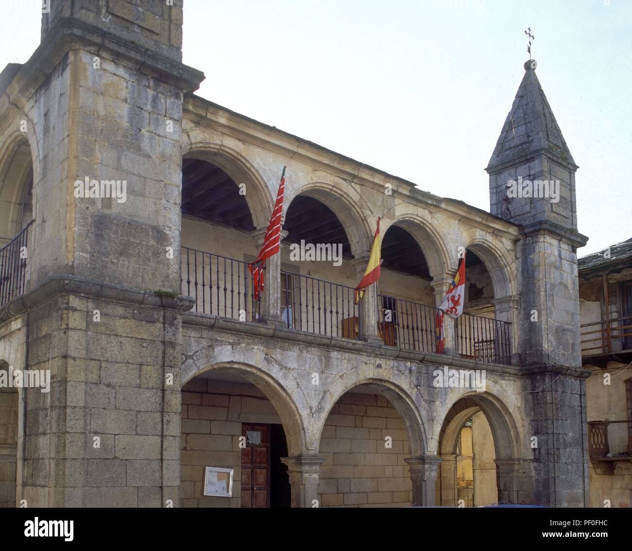 Doble fachada hi-res stock photography and images - Alamy