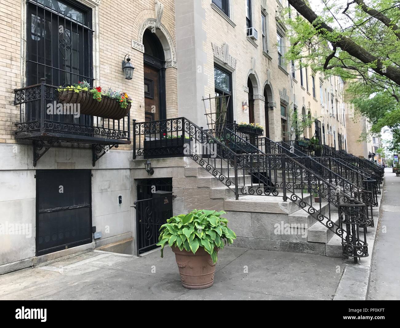 Harlem street view, New York City, USA Stock Photo - Alamy