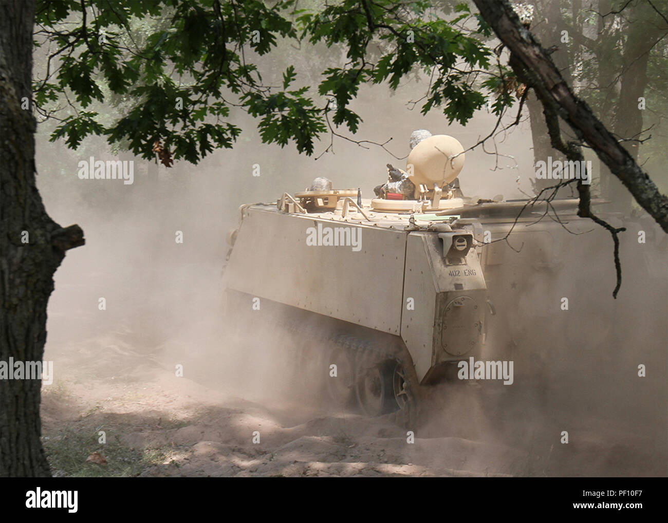 Soldiers with the 402nd Engineer Company, 389th Engineer Battalion ...