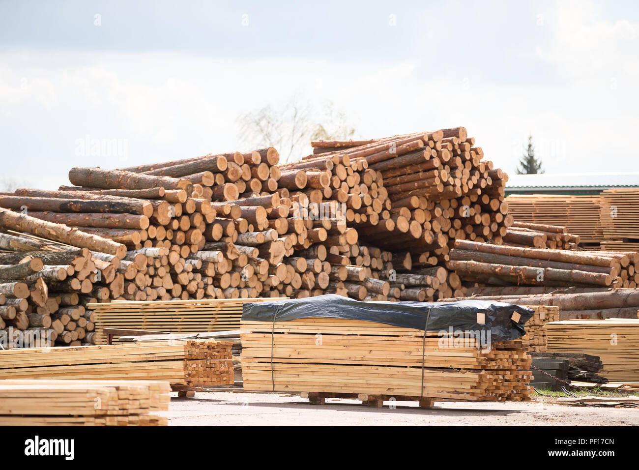 Quantity manufacturing hi-res stock photography and images - Alamy