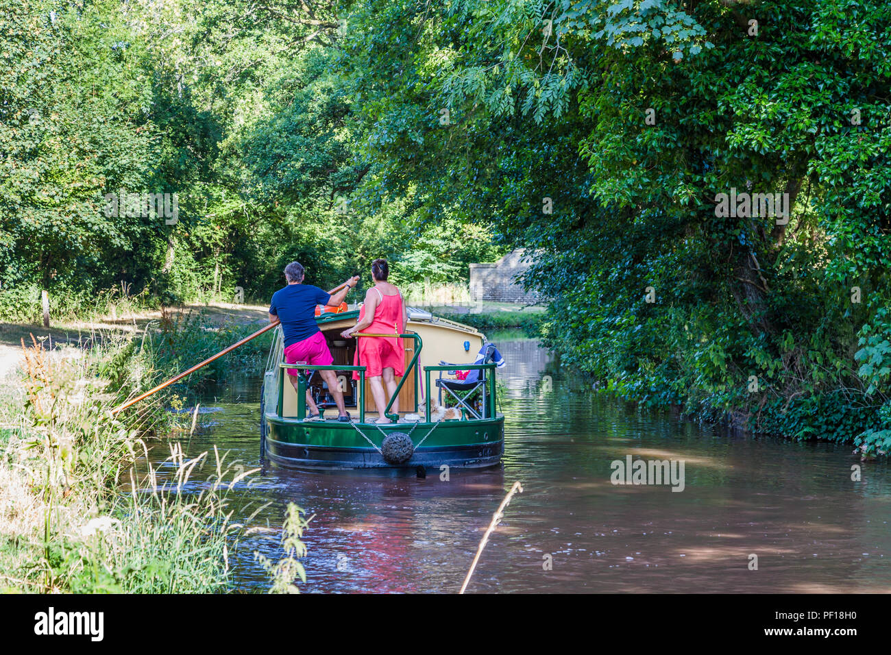 Canal and bridge in Talybont-on Usk in Wales, UK Stock Photo - Alamy