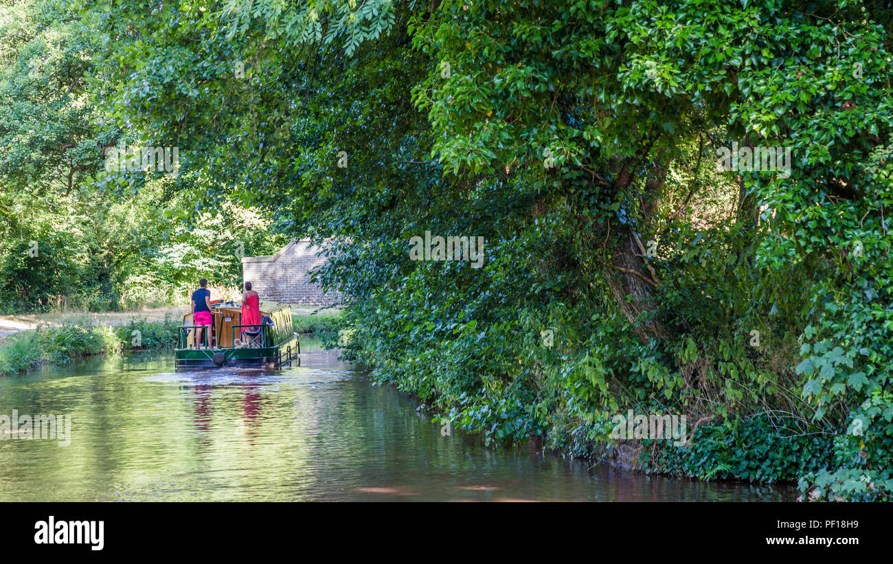 Canal and bridge in Talybont-on Usk in Wales, UK Stock Photo - Alamy