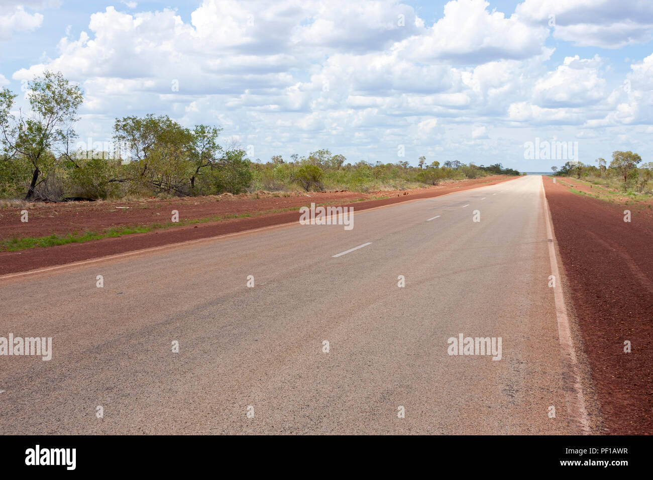 Empty asphalt road through Australian outback. Central Australia Stock ...