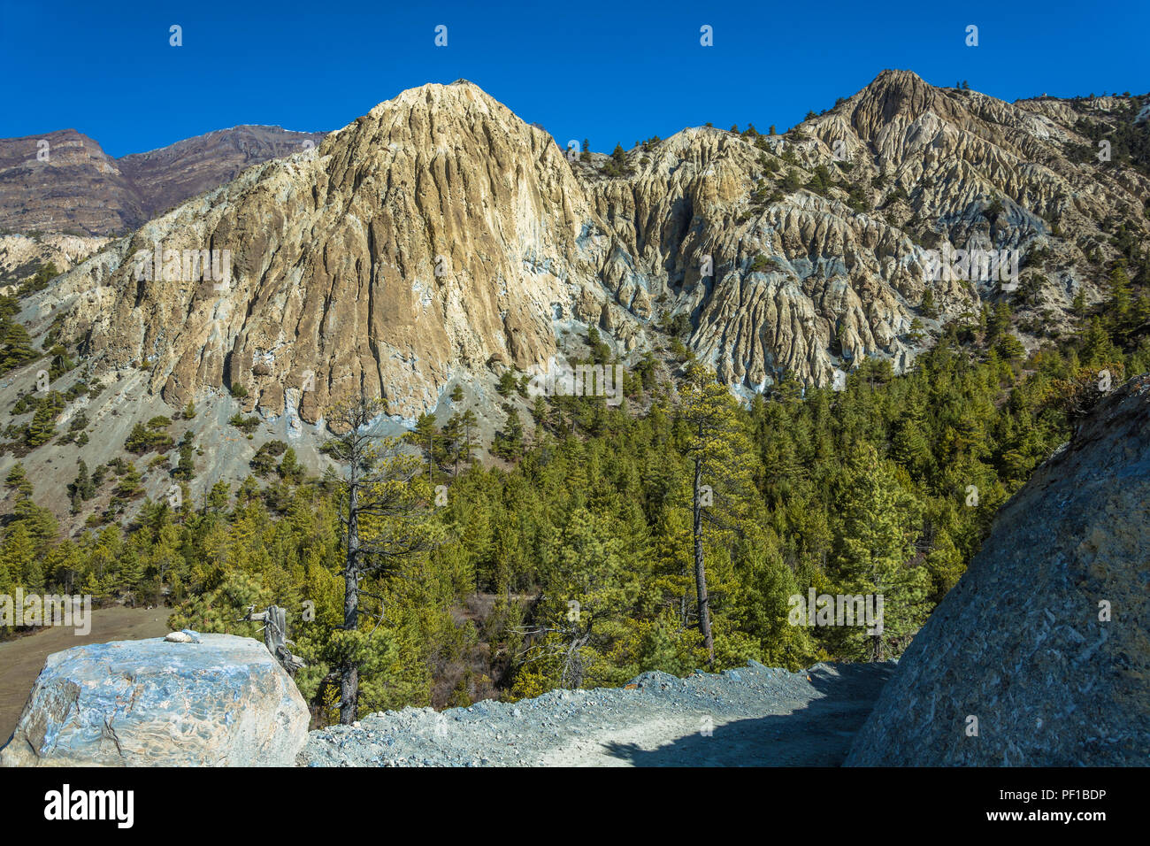 Beautiful rocky mountains hi-res stock photography and images - Alamy