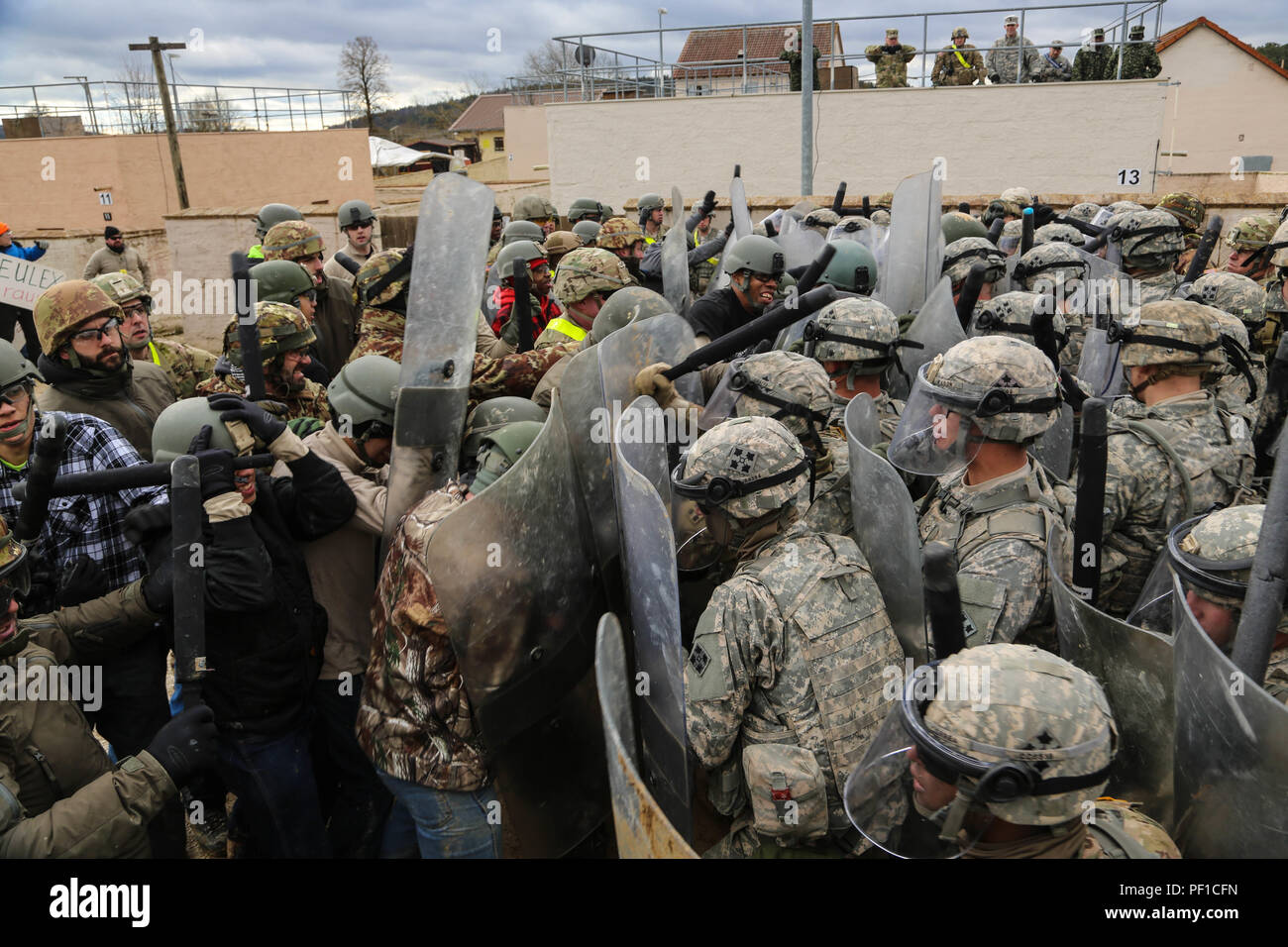 41st division troops hi-res stock photography and images - Alamy