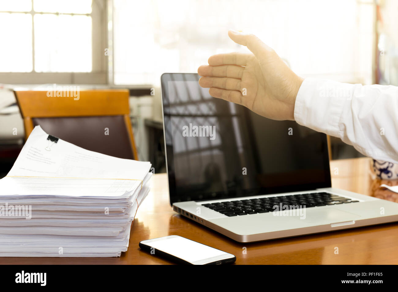 Businessman reaching out hand handshake hi-res stock photography and ...