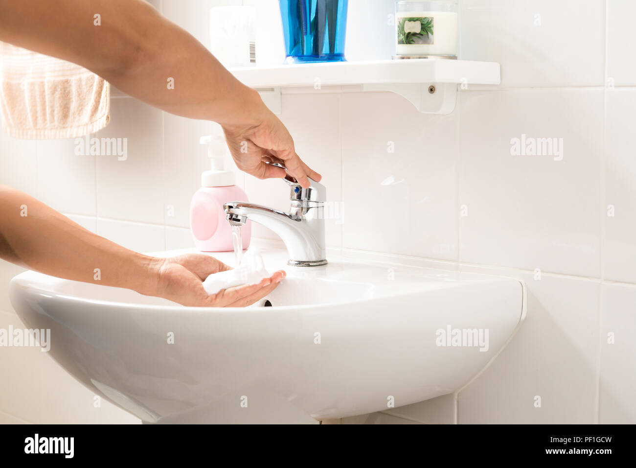 Man bubble bath High Resolution Stock Photography and Images - Alamy