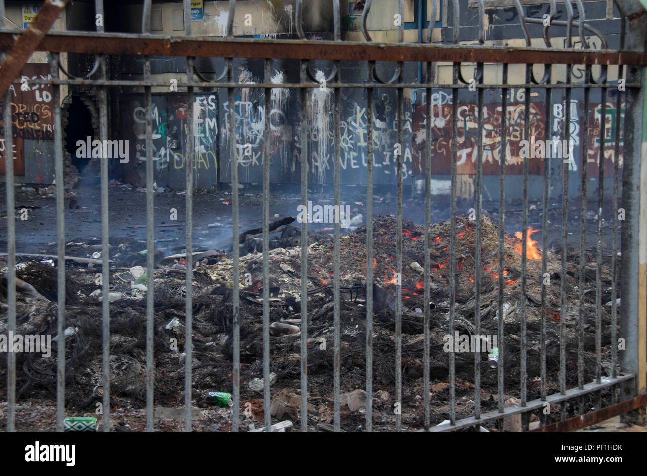 Bogside bonfire hi-res stock photography and images - Alamy