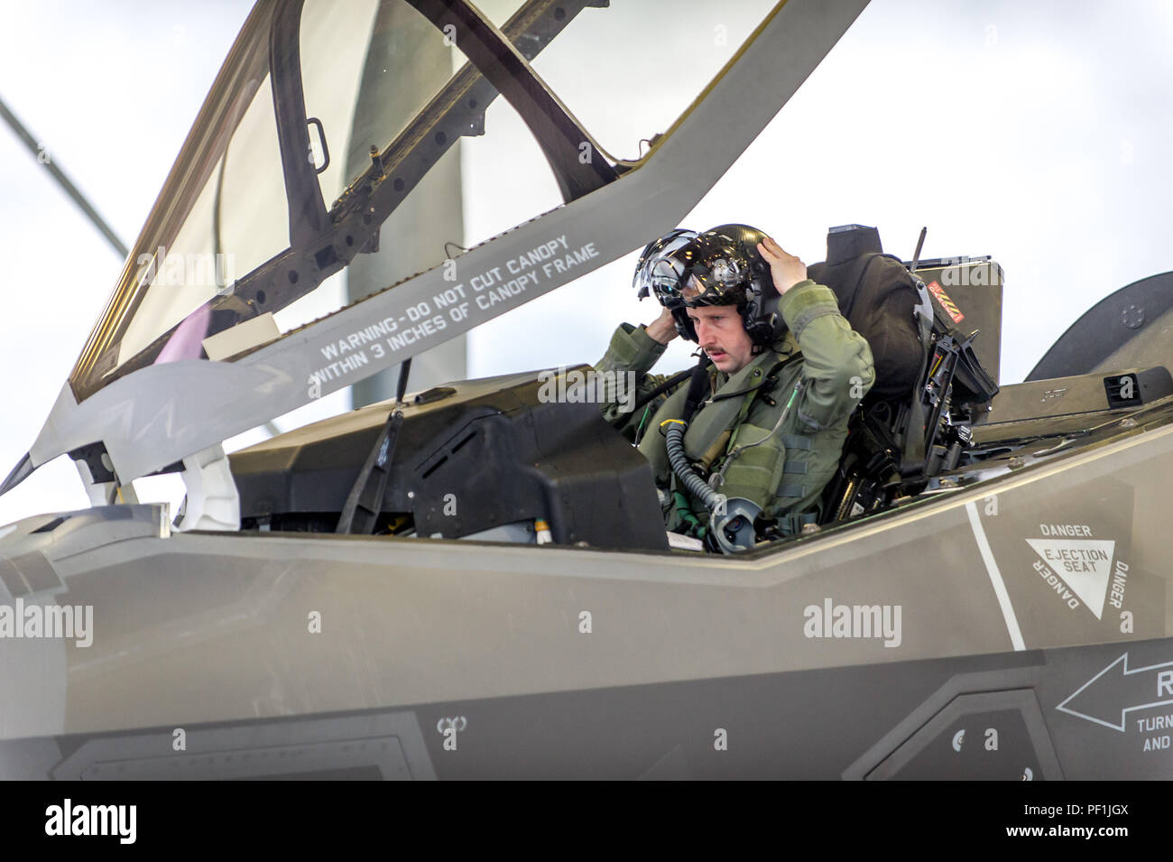 An F-35A Lightning II from the 31st Test and Evaluation Squadron ...