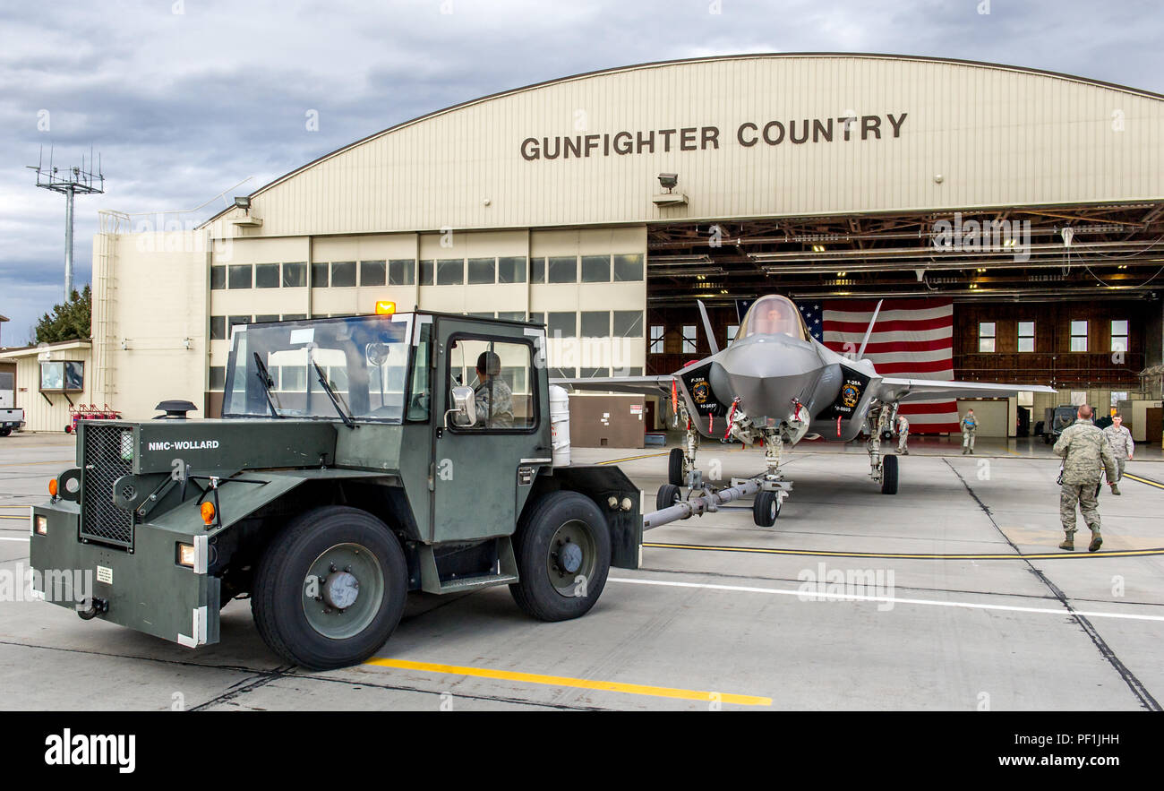 Tes magazine hi-res stock photography and images - Alamy