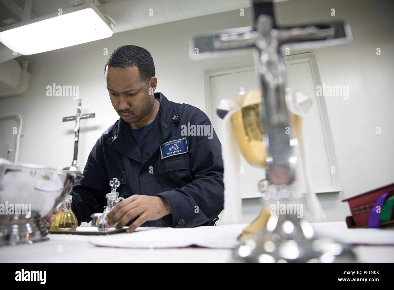 170412-N-EB034-003 U.S. 5TH FLEET AREA OF OPERATIONS (April 12, 2017 ...