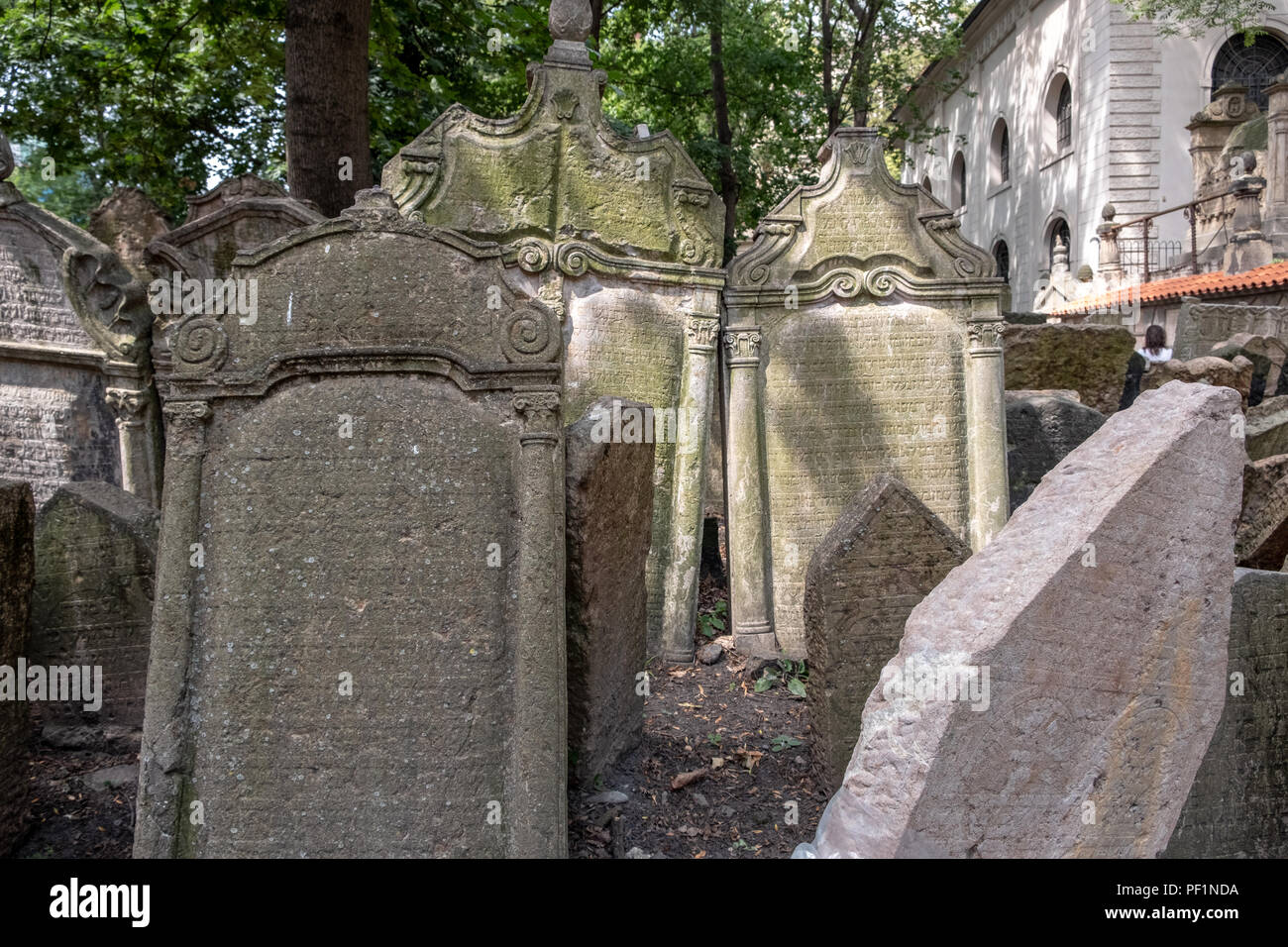 Prague jewish cemetery avigdor kara hi-res stock photography and images ...