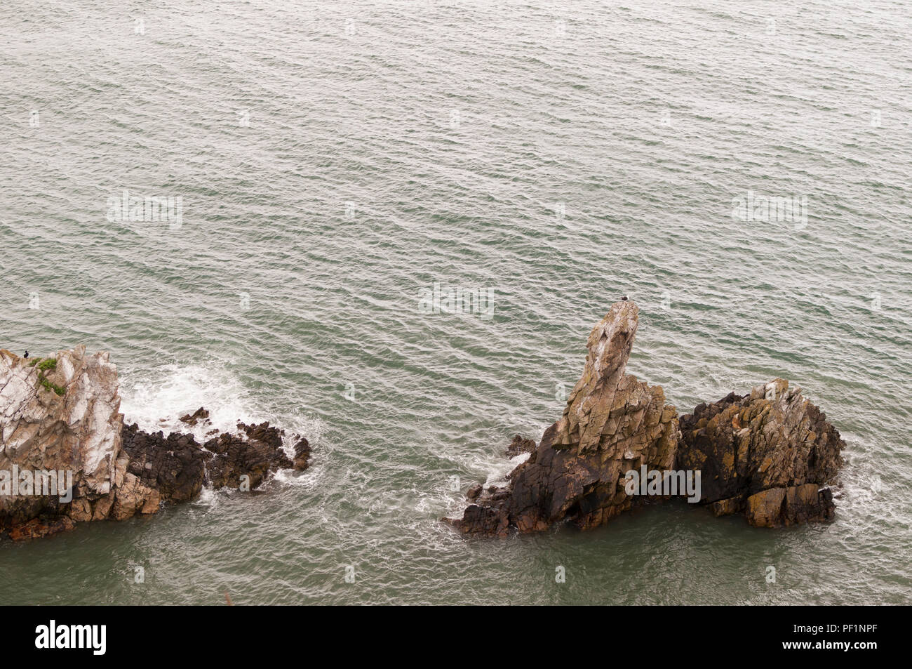 Jutting rocks hi-res stock photography and images - Alamy