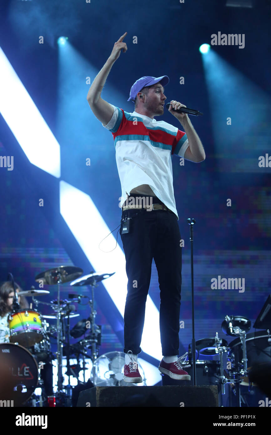 Dan Smith, lead singer from British indie pop ban Bastille, performing ...