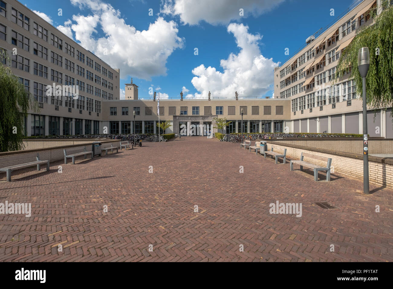 University of engineering and technology hi-res stock photography and ...