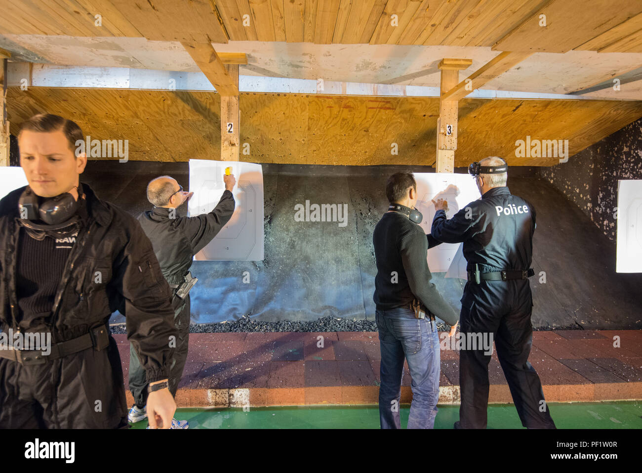 Firing posture hi-res stock photography and images - Alamy