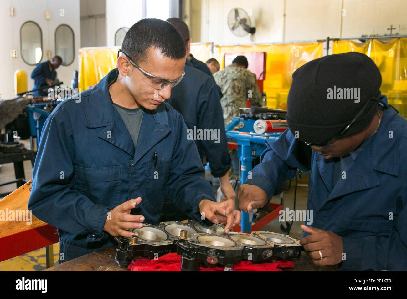 Outboard engine maintenance hi-res stock photography and images - Alamy