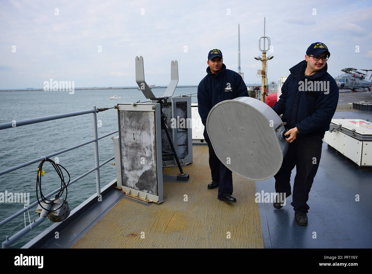 160224-N-NM917-063 OSAKA BAY, Japan (Feb. 24, 2016)Gunner's Mate 3rd ...