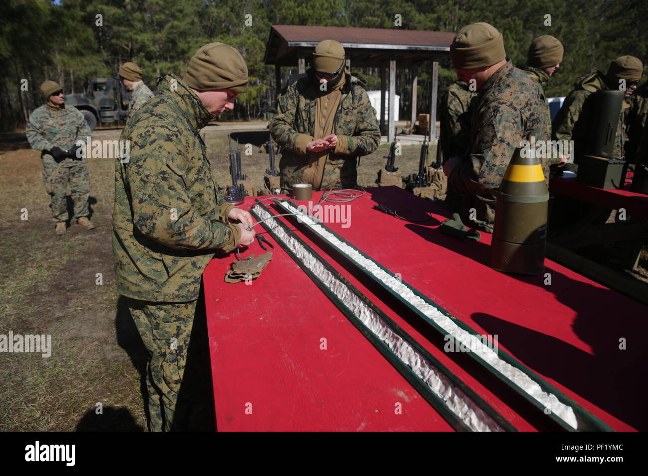 Field expedient bangalore hi-res stock photography and images - Alamy