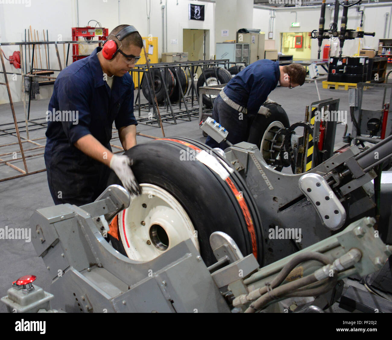 Staff Sgt. Abraham Ponce (Left), 379th Expeditionary Maintenance ...