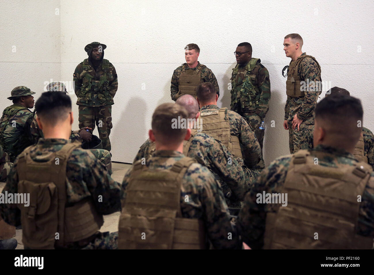 Weapons handling class hi-res stock photography and images - Alamy