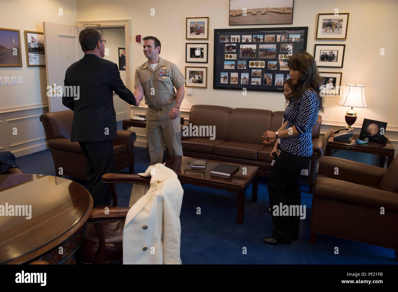 Secretary of Defense Ash Carter meets with Medal of Honor recipient ...