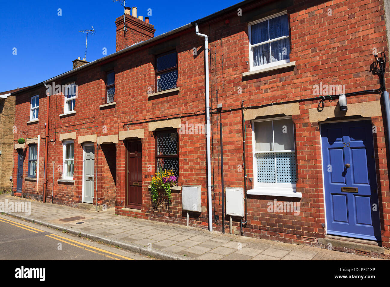 Victorian terraced cottages hi-res stock photography and images - Alamy