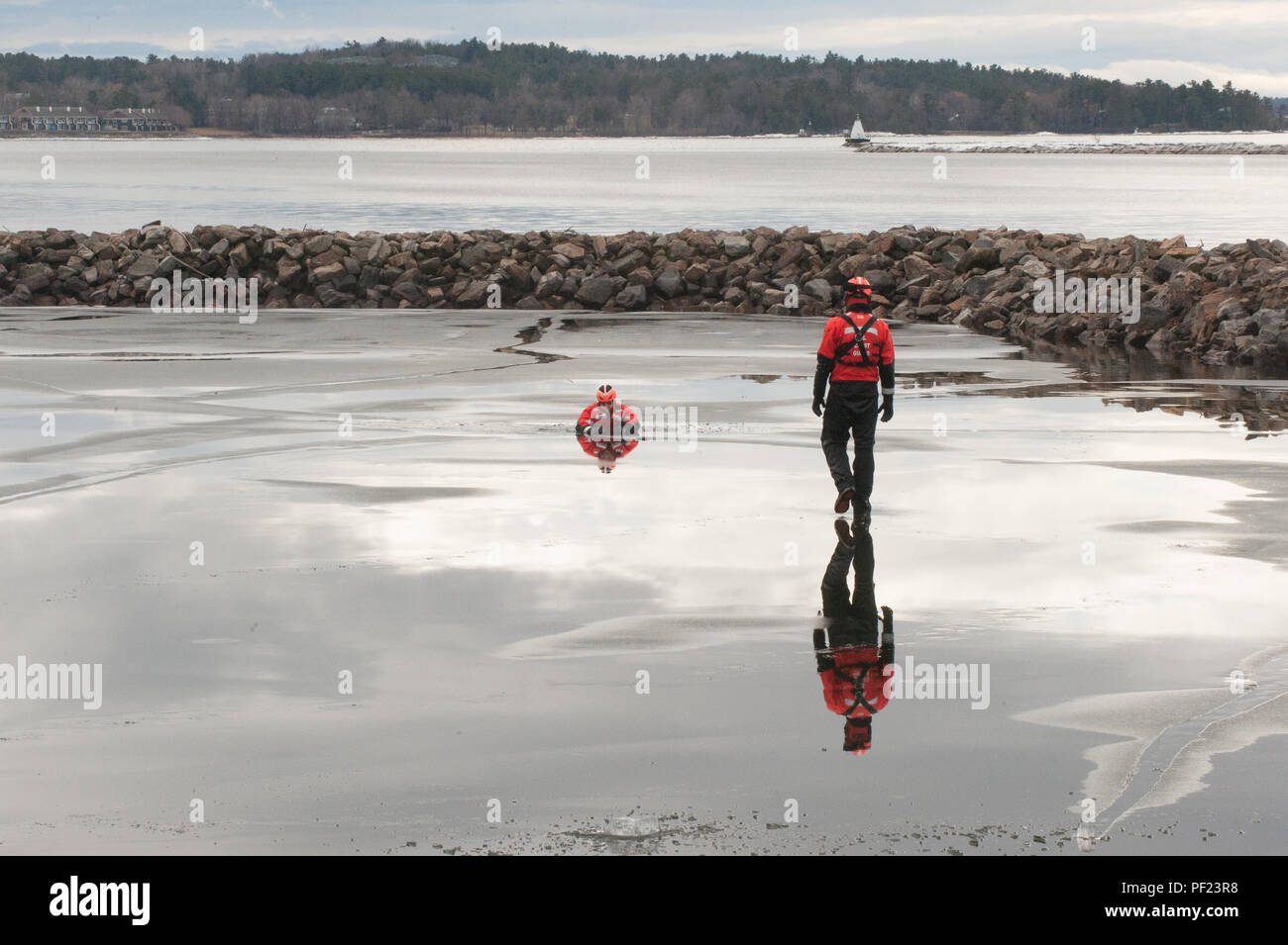 Coast guard ice rescue team hi-res stock photography and images - Alamy