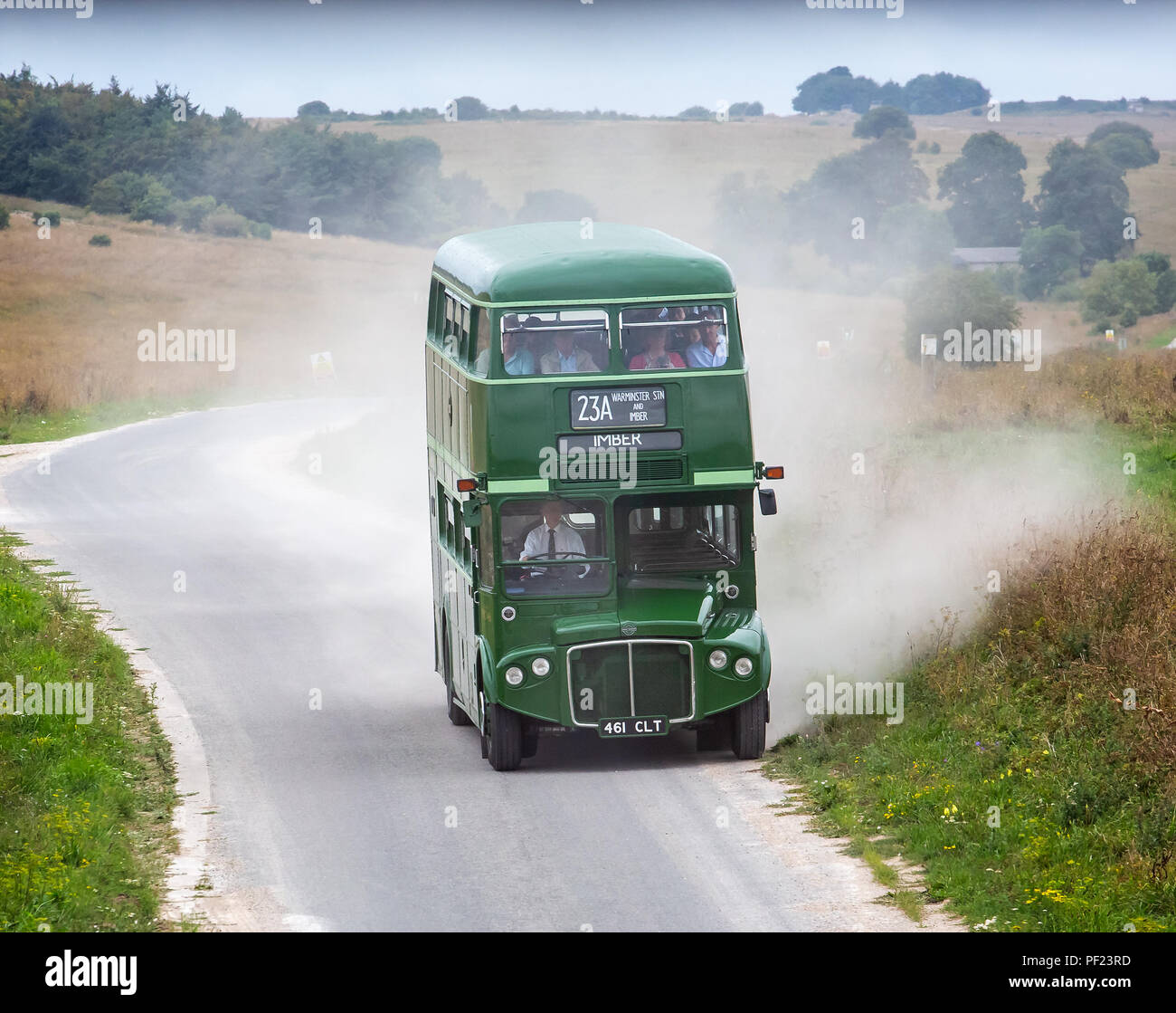 Green line routemaster bus hi-res stock photography and images - Alamy