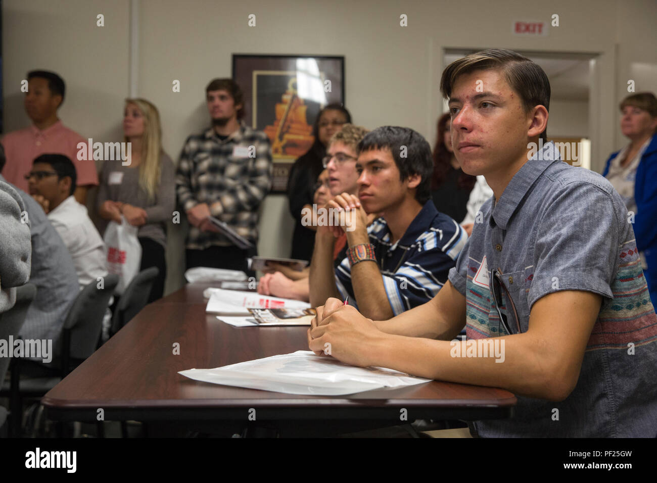 Job shadowing hi-res stock photography and images - Alamy