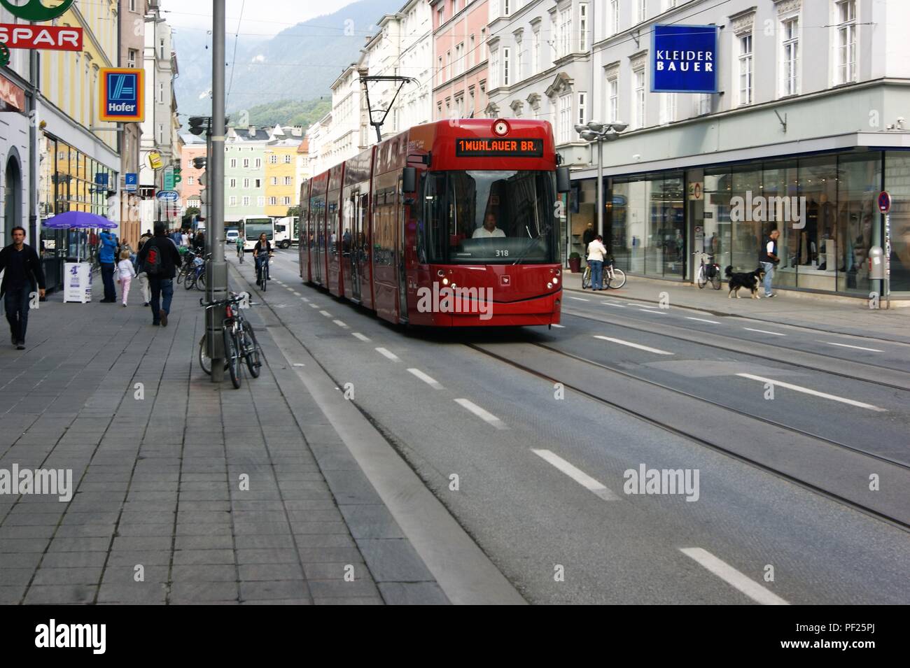 Standard tram hi-res stock photography and images - Alamy