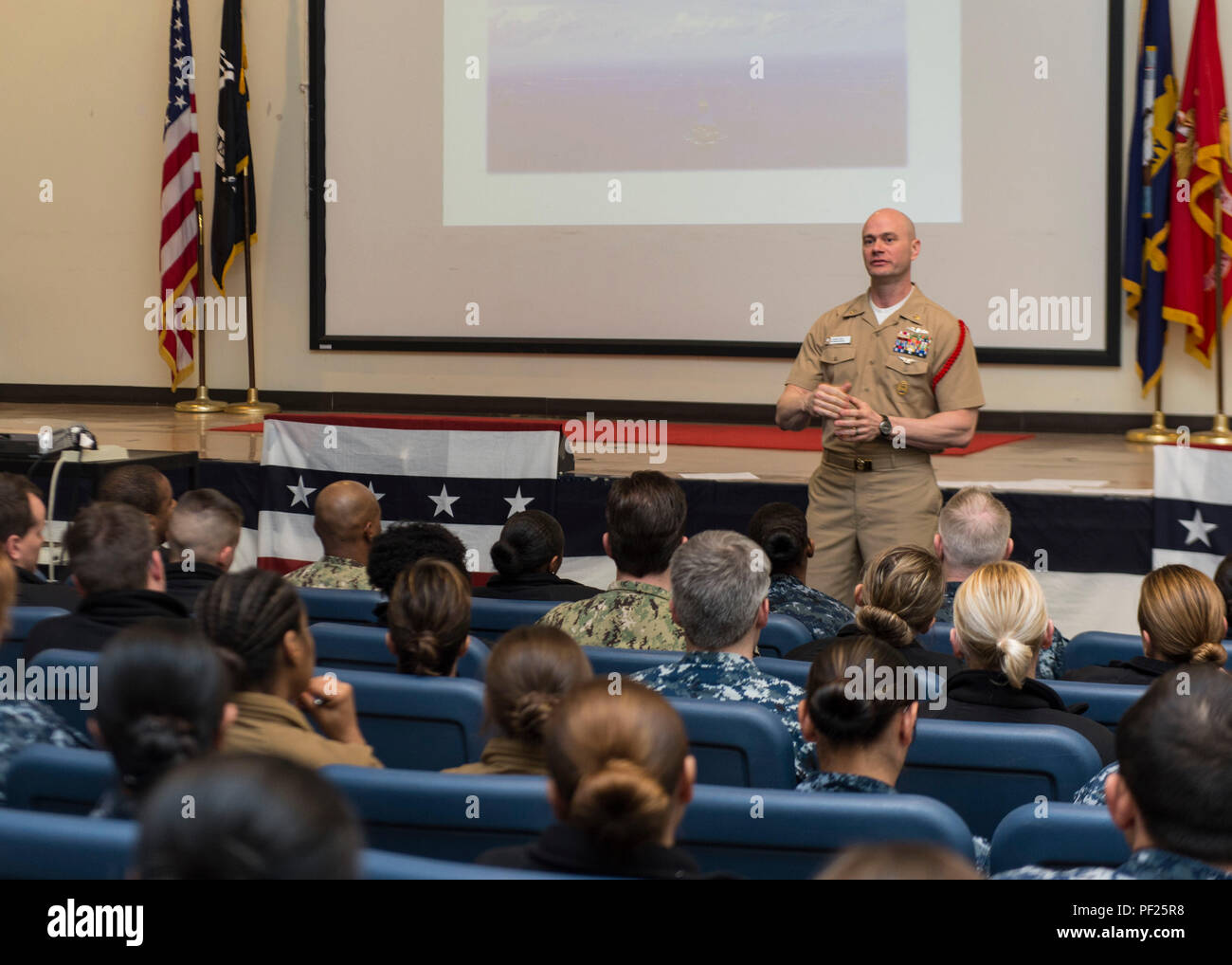 Visits sailors on board naval station norfolk hi-res stock photography ...