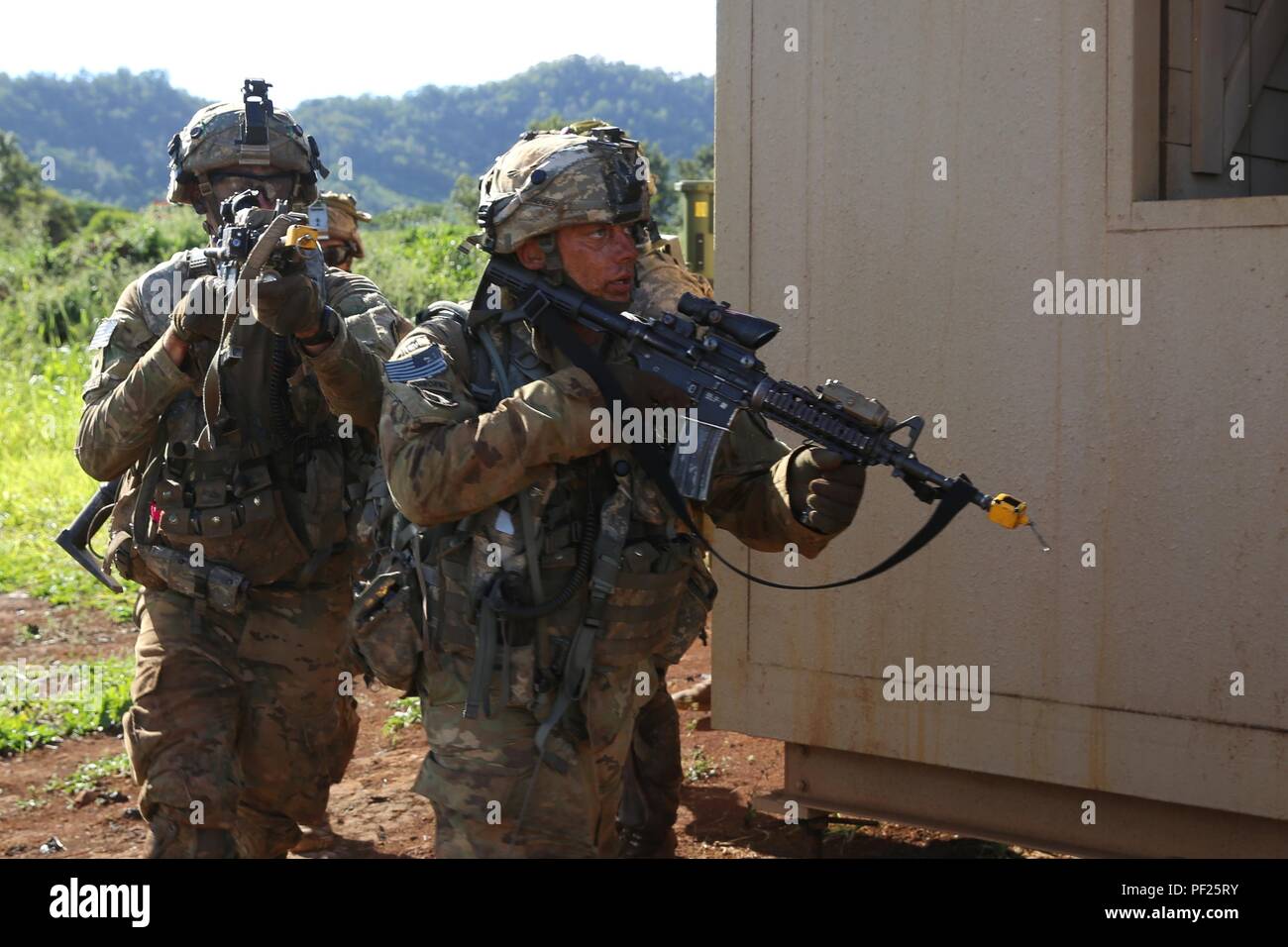 Soldiers from 2nd Infantry Brigade Combat Team, 25th Infantry Division ...