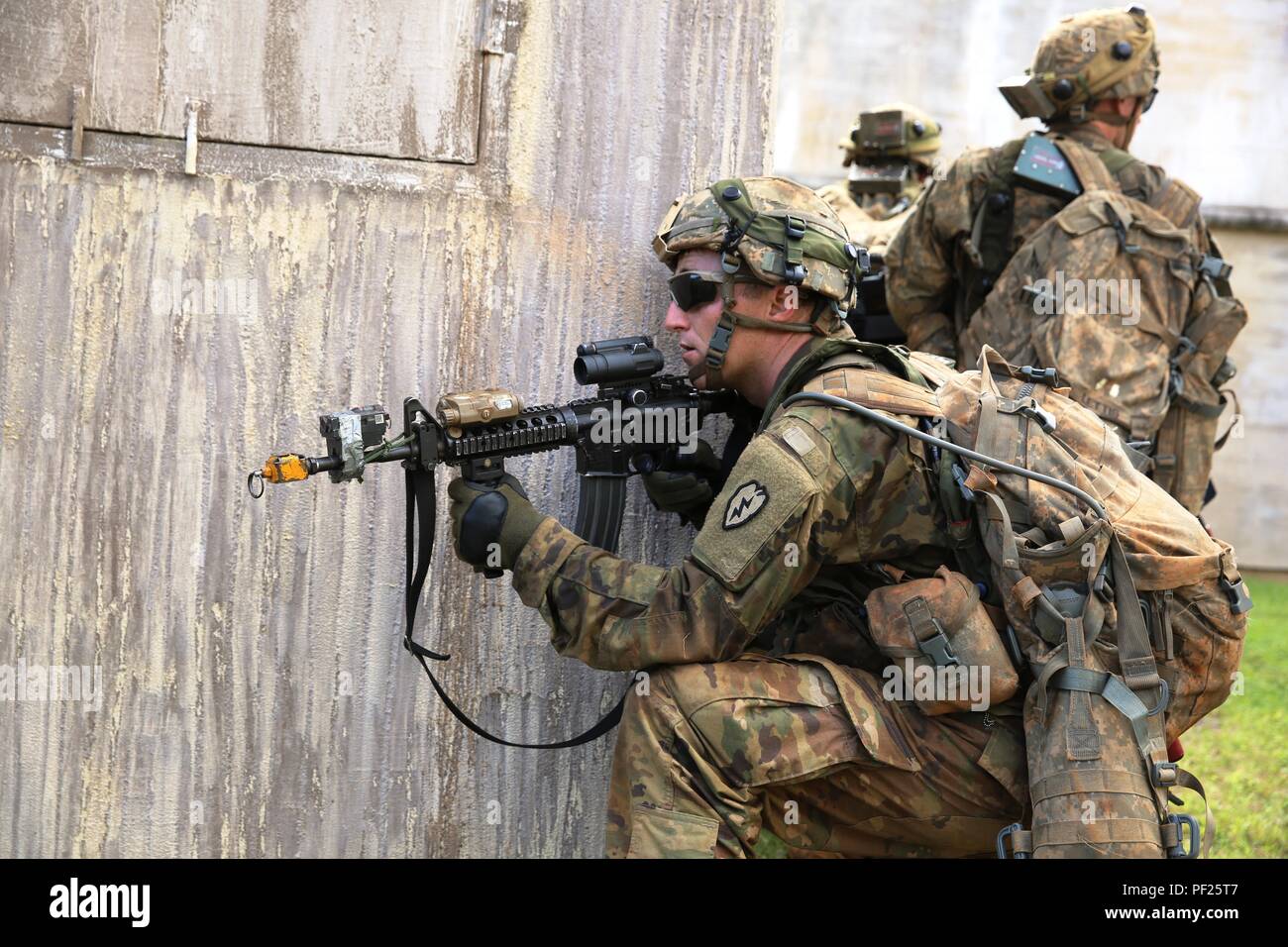 Soldiers from 2nd Infantry Brigade Combat Team, 25th Infantry Division ...