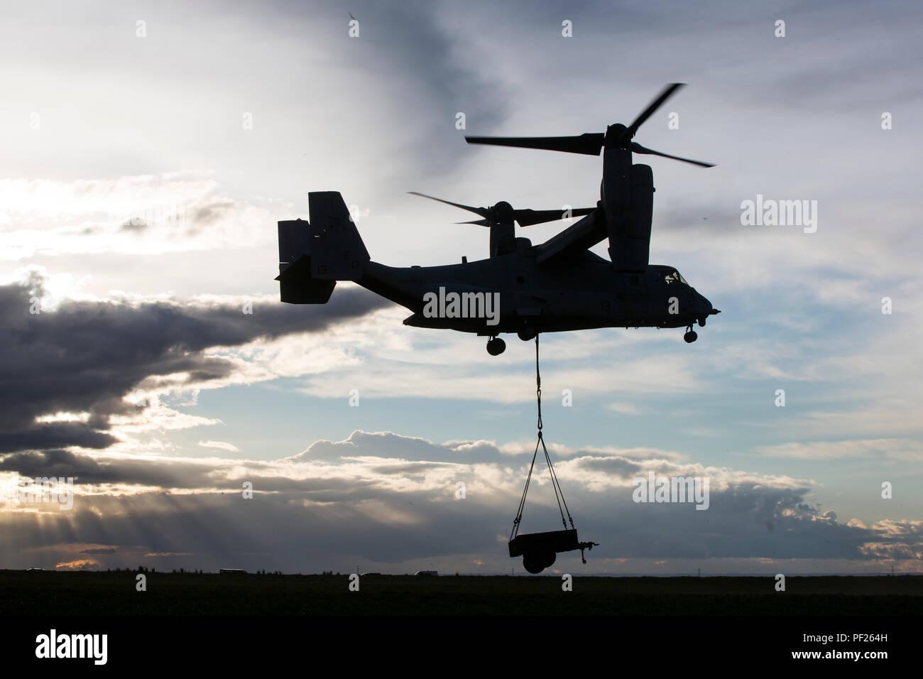 External load operation hi-res stock photography and images - Alamy