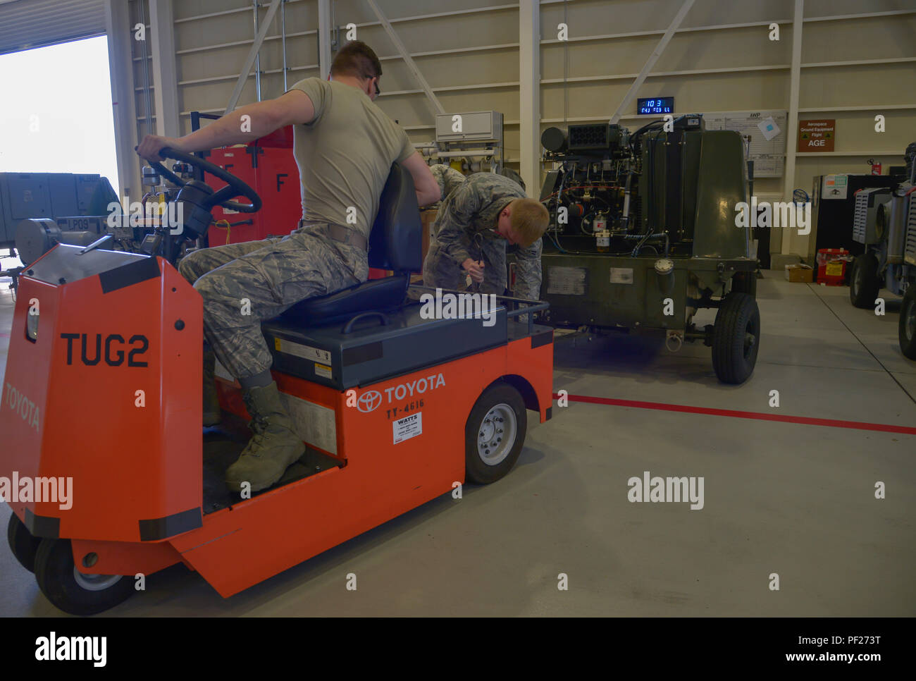 Electric tugs hi-res stock photography and images - Alamy