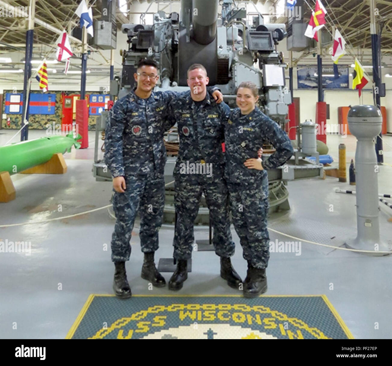 A san antonio class amphibious transport dock home ported in sas hi-res ...