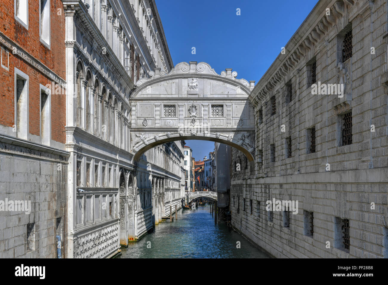 Ponte de canonica hi-res stock photography and images - Alamy