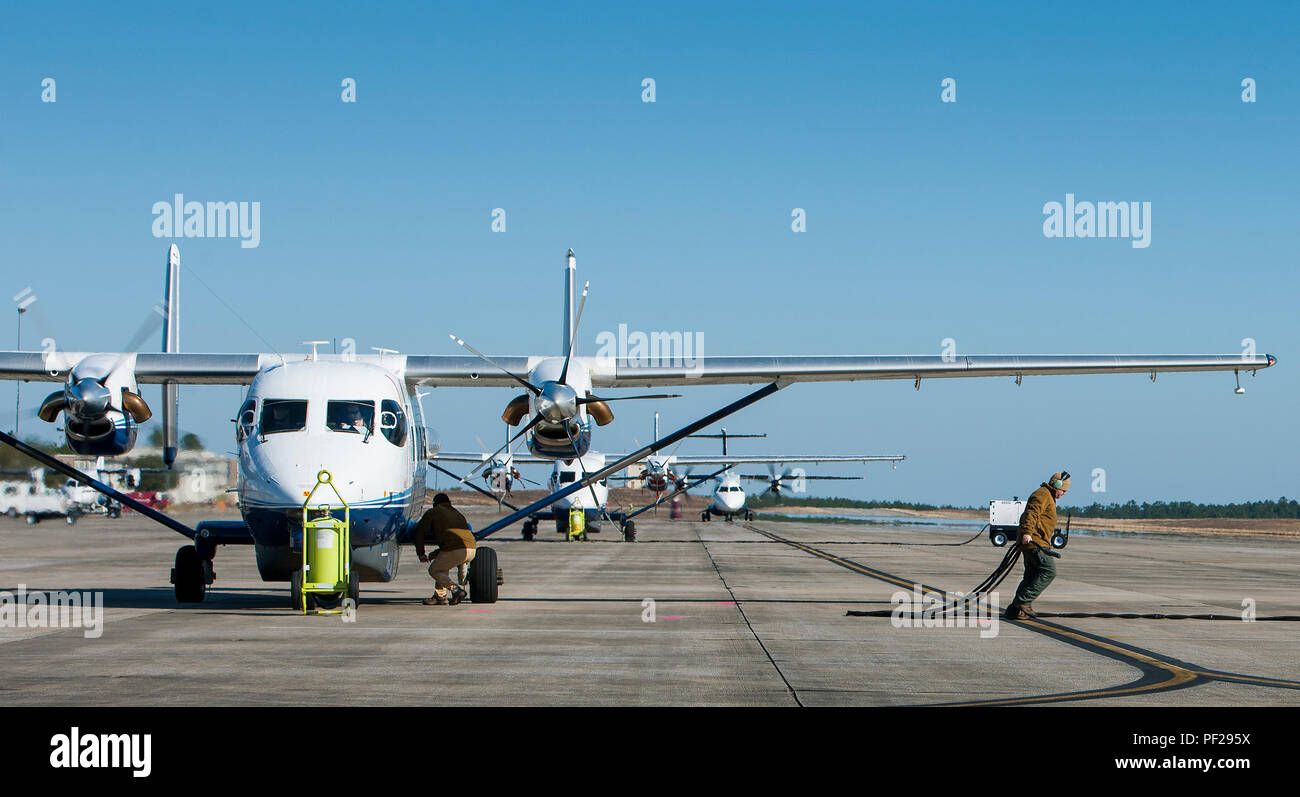 Maintainers from the 919th Special Operations Maintenance Group prepare ...
