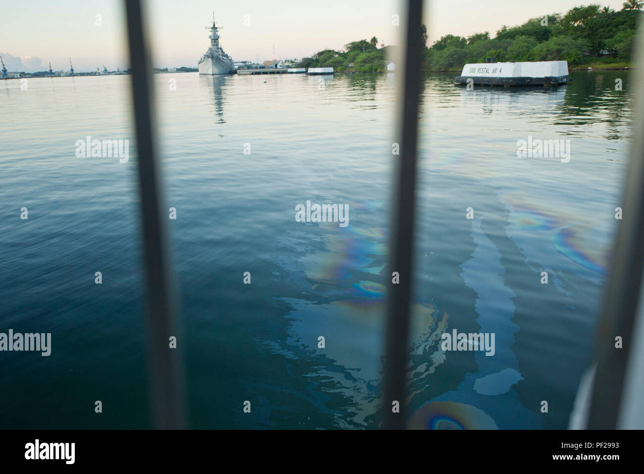 Oil continues to leak from the USS Arizona, 75 years after the attack ...